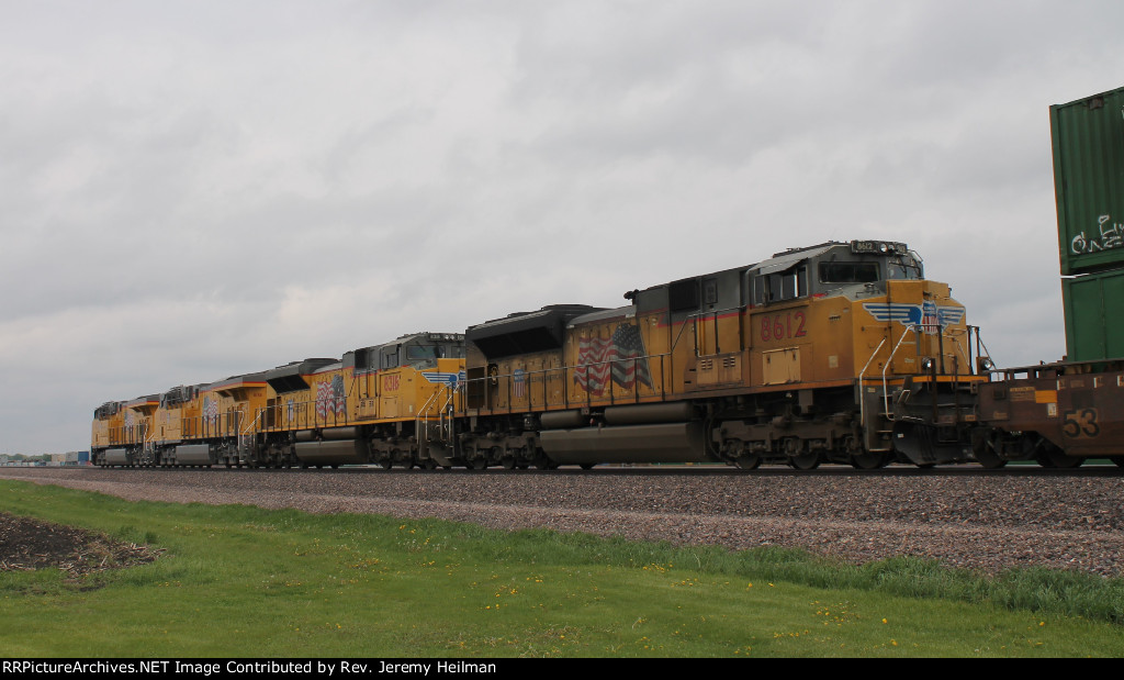 UP 8157 & others (3)